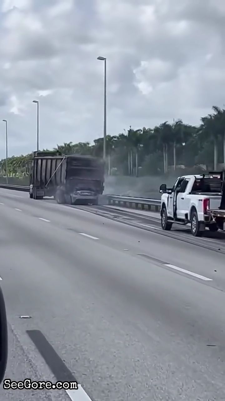 Mercedes Driver Dies After Crashing at 160MPH (257KMH) - SeeGore